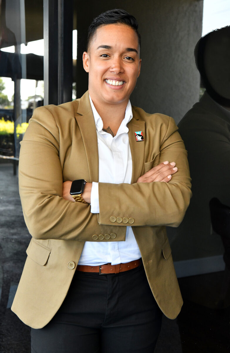 Jessie Fuentes: In Politics Out of Necessity - Todas